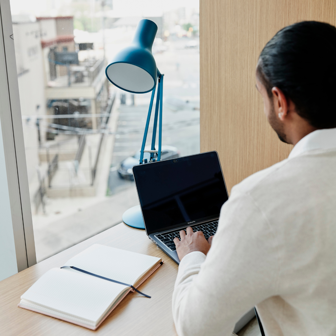 Freelancing: Is it a Good Idea While Working Full Time?